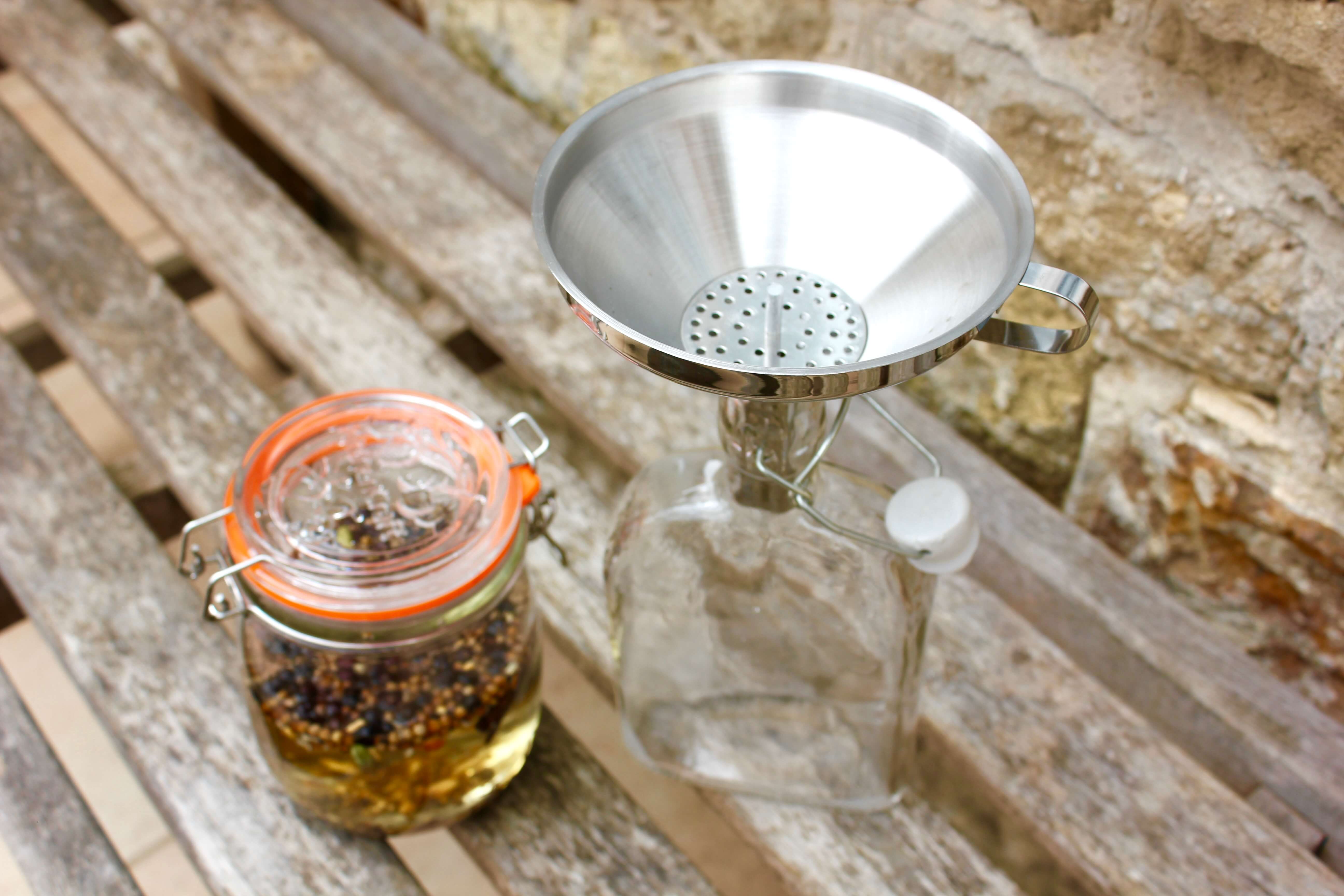 Recipe | How to Make Your Own Gin – Patricia Maria